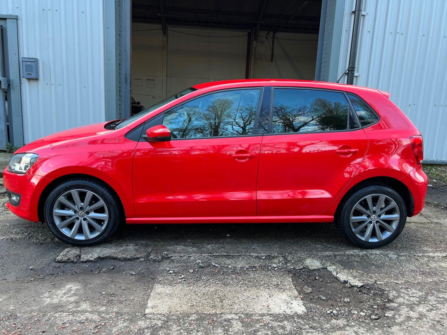 SOLD - Used VOLKSWAGEN POLO 2014 Red in Cwmbran, South Wales | MP Car Sales
